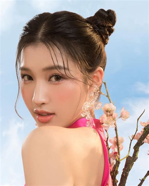 Á Hậu Phương Nhi Bật Mí Hai Dự định Trong Năm Mới Fan Sắc đẹp đứng