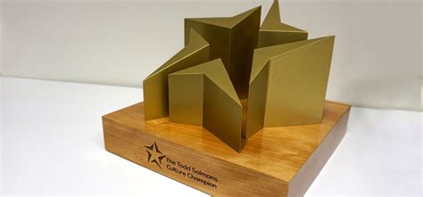 Todd Salmans Culture Champion Award Cristaux International
