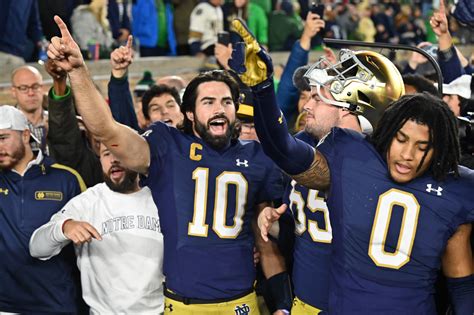 What Is Sam Hartman S Age How Old Is The Notre Dame QB College