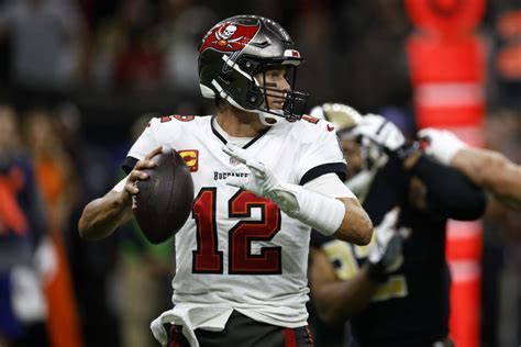Tom Brady Apologizes For Breaking Tablet On Sidelines During Bucs Win