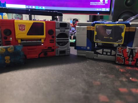 Blaster Vs Soundwave Rtransformers
