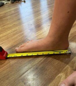 10 Year Old Girl Bullied For Big Feet Sets World Record FaithPot