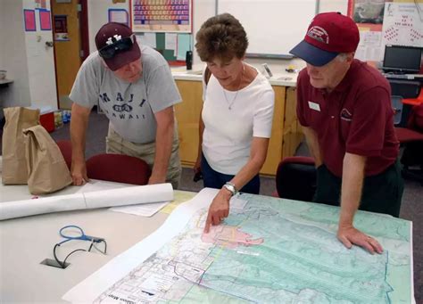 Evacuation Orders Expanded As Roaring Lion Fire Crews Brace For Wind