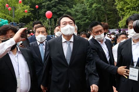 South Koreas Former Prosecutor Lashes Out At Seoul In Official