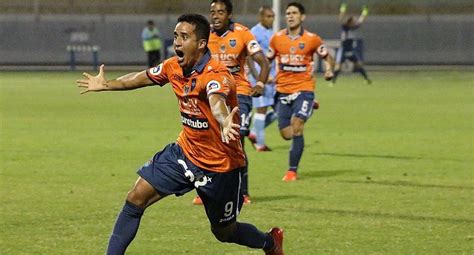 César Vallejo gana y lucha por no descender EDICION CORREO