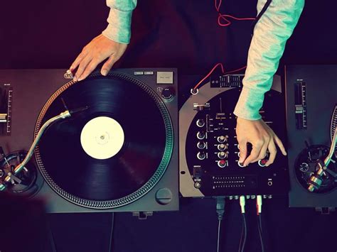 How To Use A Dj Controller The Complete Beginners Guide