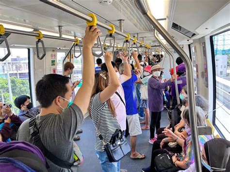 สุดปัง โมโนเรลสีเหลืองประชาชนแห่ทดลองใช้ฟรี 2 วัน ยอดกว่า 7 5 หมื่นคน