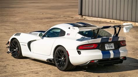 2017 Dodge Viper GTS R