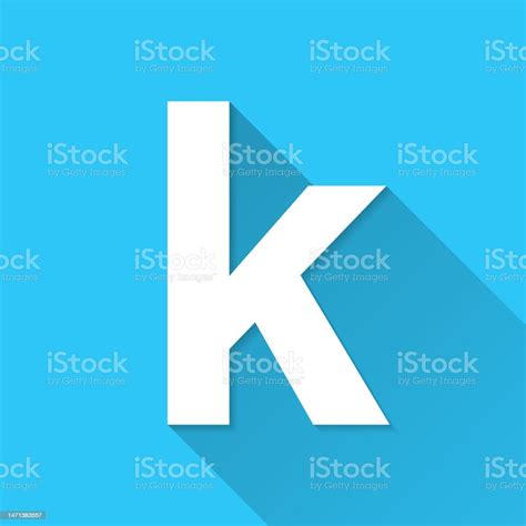 문자 K 파란색 배경에 아이콘 긴 그림자가 있는 평면 디자인 3차원 형태에 대한 스톡 벡터 아트 및 기타 이미지 3차원 형태