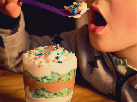 Tort bezowy Prosty przepis na ciasto z mascarpone Świat Rodziców