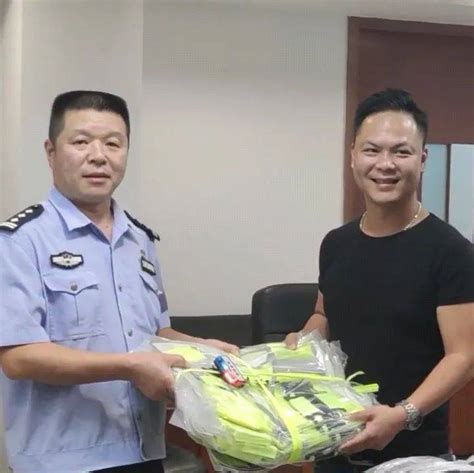 配强政村企校联防联控工作服装装备，提升治安队员精神面貌南庄镇