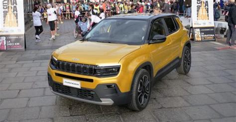 Jeep Avenger Il Baby Suv Elettrico Muove I Primi Passi In Italia Alla Maratona Di Torino