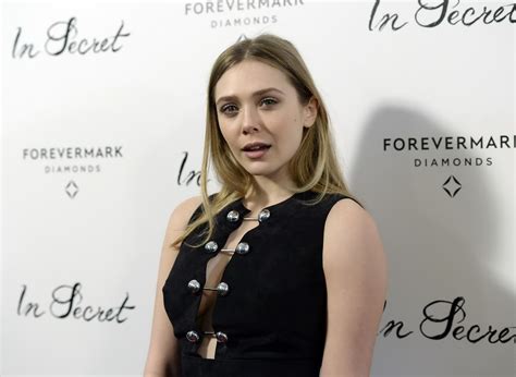 엘리자베스 올슨 모음 후방주의 꾸르