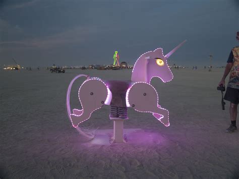 Sophi Kravitz Talks The Tech Behind Art Hackaday