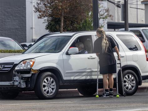 Jojo Siwa Enjoys Pda Date With Australian Actor Kath Ebbs In California Daily Telegraph
