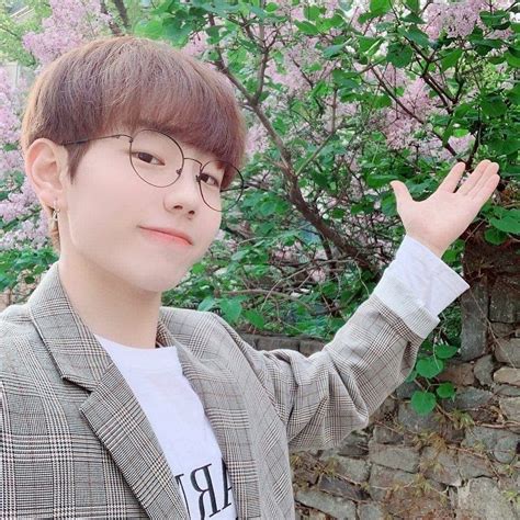Ghim của m a s h i k y u k y u trên Wonjun Lee Wonjun