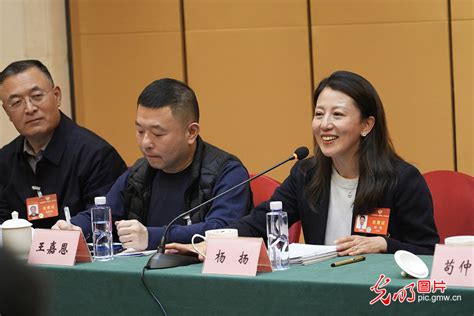 “三八”国际妇女节丨看两会巾帼风采 光明网