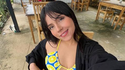 Aida Cortés Posó De Espaldas En Hilo Y Le Agradecieron La Vista