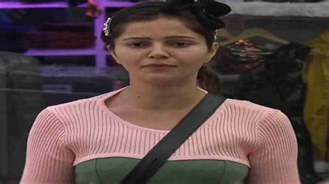 Bigg Boss 14 After Seeing Rubina Dilaiks Hardship Fans Trend Rubina