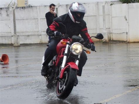 Dicas Para Andar De Moto Em Dias De Chuva Motonline