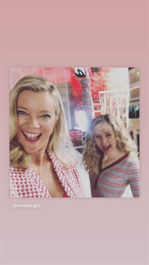 Amy Smart And Brec Bassinger [stargirl] R Dc Marvel Ladies