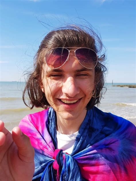 17mtf Hey Hey Everyone Im Vicky Currently Too Shy To Actually Dm