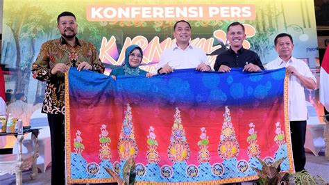 Gelar Karnaval Nang Tunjungan Cara Eri Cahyadi Populerkan Batik