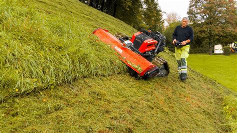 CRAWLER with flail mower SMK