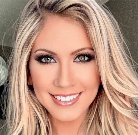 Vicki Verano Digital Divas