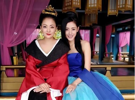 連奕名：成名後拋妻棄子，淨身出戶娶楊若兮，前妻陳實火了他糊了 每日頭條