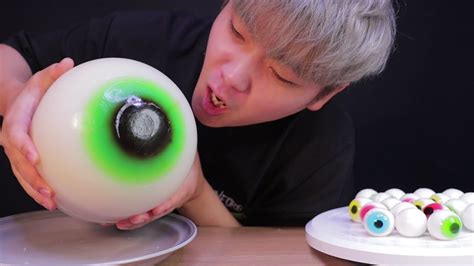 대왕 눈알젤리 먹방 Giant Eye Jelly Mukbang Youtube