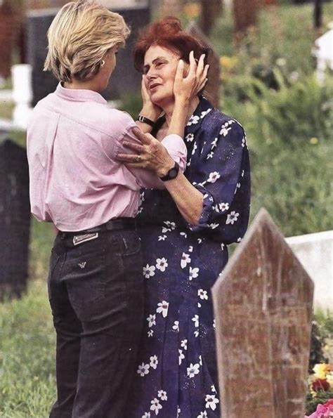 Princess Diana Comforts A Crying Woman During Her Visit To Bosnia In 1997 R Pics
