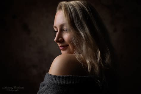 Lara Foto And Bild Portrait Portrait Frauen Indoor Bilder Auf
