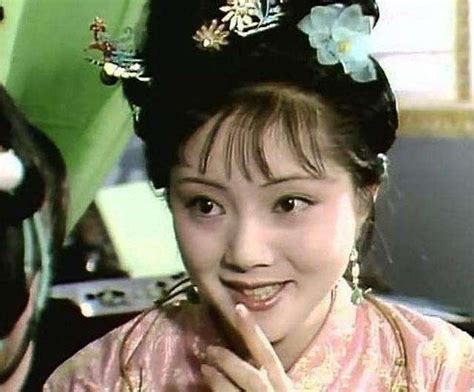 王熙凤过生日，林黛玉出2两银子凑份子，薛宝钗为何一毛不拔？ 知乎