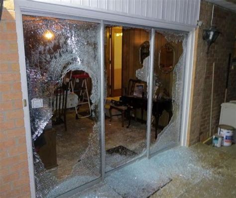 Broken Window Glass Replacement Fast And Reliable Service North Glass
