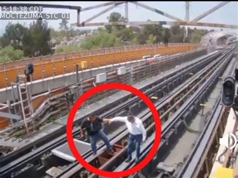 Trabajador Del Metro Cdmx Cae A Vías Y Muere