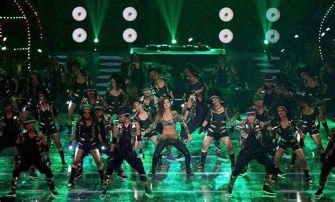 Ipl 2016 Opening Ceremony Ms Dhonis Wife Sakshi Dhoni Makes A Pretty