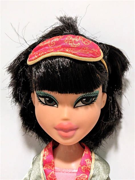 Mga Bratz Lot 2002 Slumber Party Jade Doll W Dinosaur Accessories