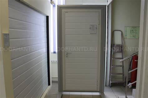 Купить гаражную дверь «УЛЬТРА» 980х2050 в Екатеринбурге - цены DoorHan