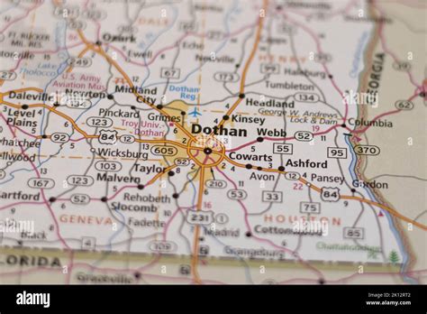 Dothan alabama en un mapa de carreteras fotografías e imágenes de alta