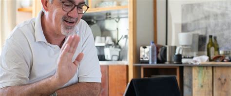 How To Teach Online While Wearing Glasses Artsy Course Experts