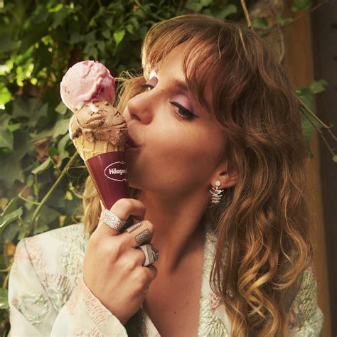 Häagen Dazs 아이스크림of아이스크림 한 입 베어 무는 순간 입 안 가득 퍼지는 진한 맛과