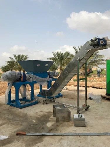 Single Shaft Semi Automatic Plastic Shredding Machine Shredding