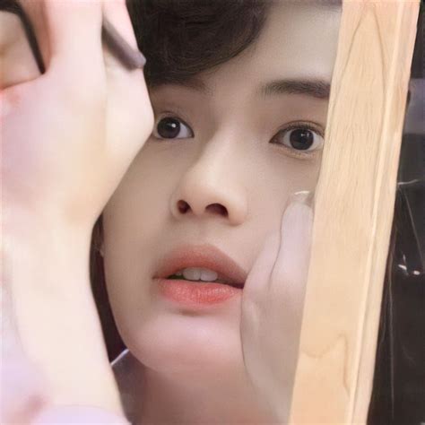 Pin Oleh Wonyiseongg Di Em Bé Winmeta 🐰🥕 Gambar Pacar Aktor Gambar