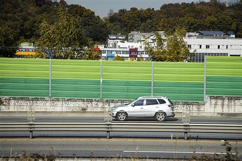 도로를 주행하는 자동차 유토이미지 상세페이지 베이직샵 사진 21581256