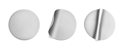 실버 라운드 구겨진 스티커 필링 코너 모의 세트 흰색 배경에 주름 효과가있는 접착제 실버 호일 또는 플라스틱 스티커 라벨 빈