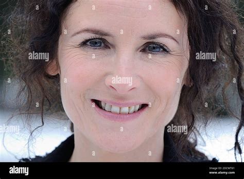 Elsa Lunghini Assiste A Un Photocall Dans La Neige Pour Le Film Parole