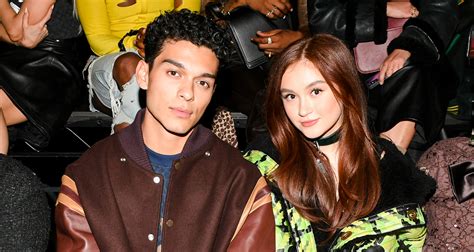 ‘xo Kitty Stars Anna Cathcart And Anthony Keyvan Attend Coach Fashion Show Anna Cathcart