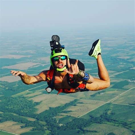 Nebraska Man Does Breaks Record Nude Skydiving Jumps All For A Great Cause