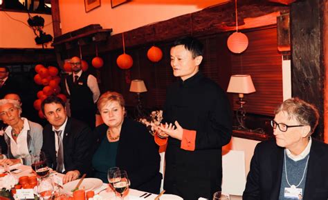 马云的达沃斯朋友圈：总统配合演魔术 世界首富比尔·盖茨也来了 知乎